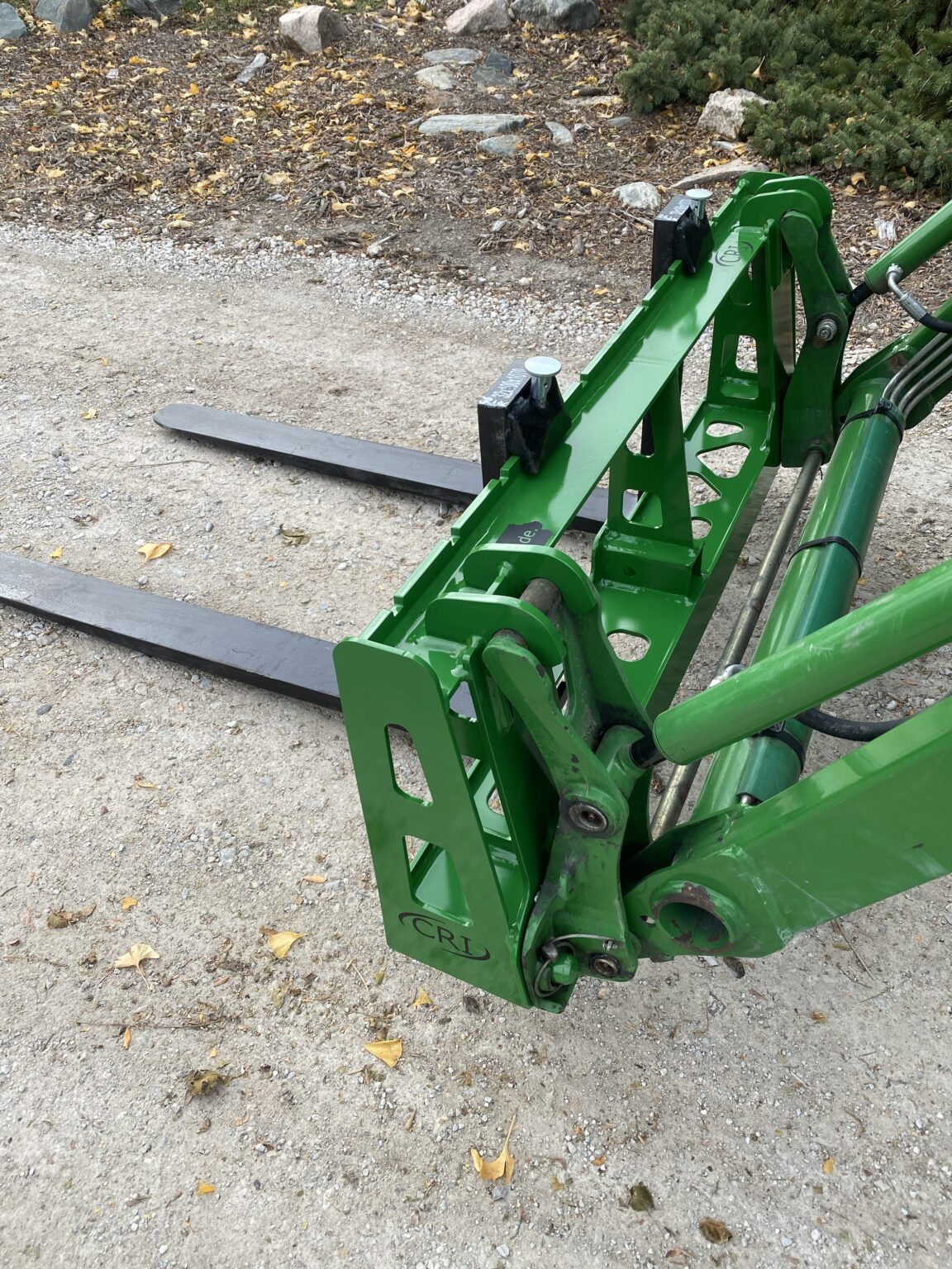 CRI John Deere Pallet Forks – Compact Tractor – Cold Roll Industrial