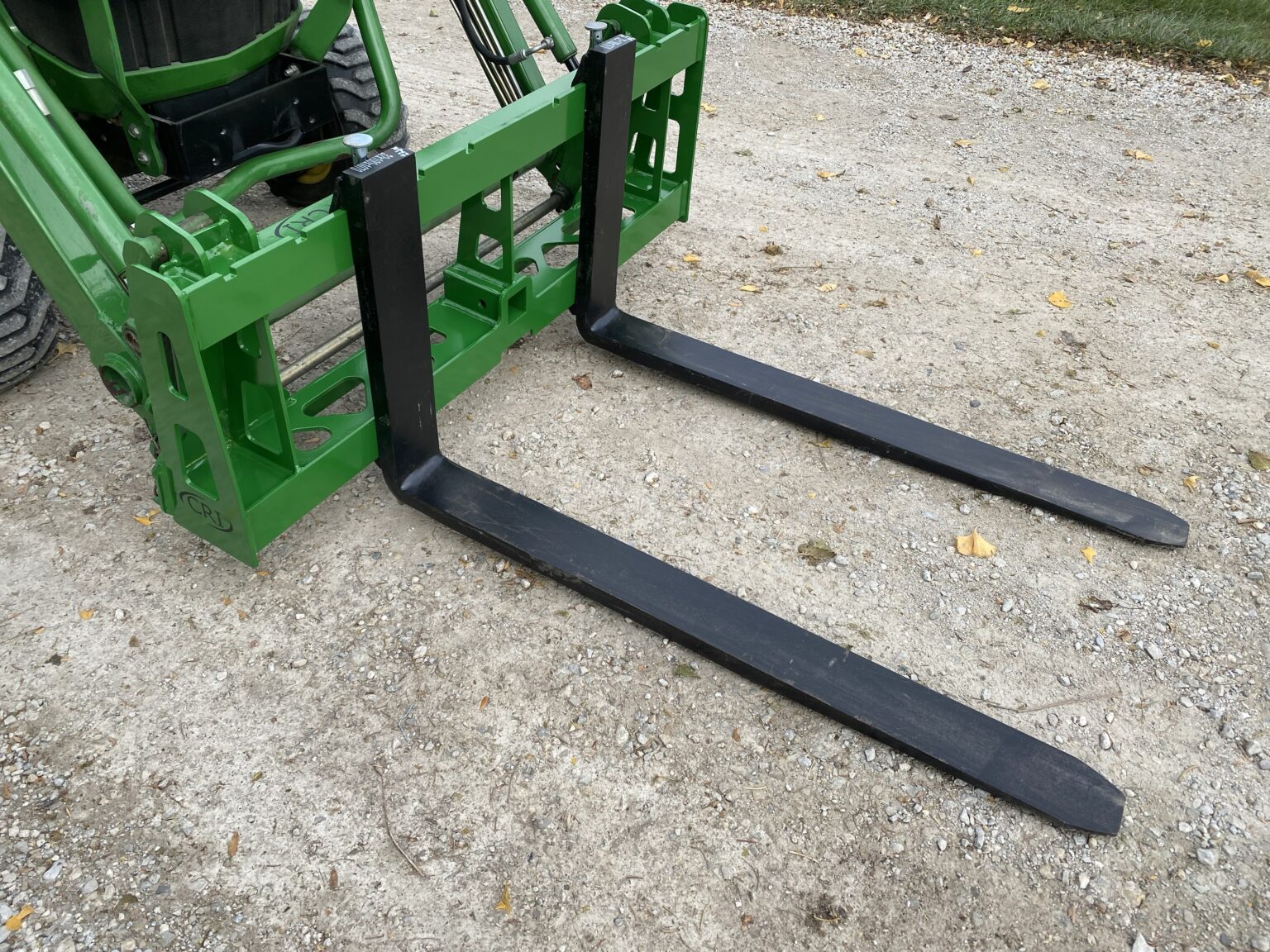 CRI John Deere Pallet Forks – Compact Tractor – Cold Roll Industrial